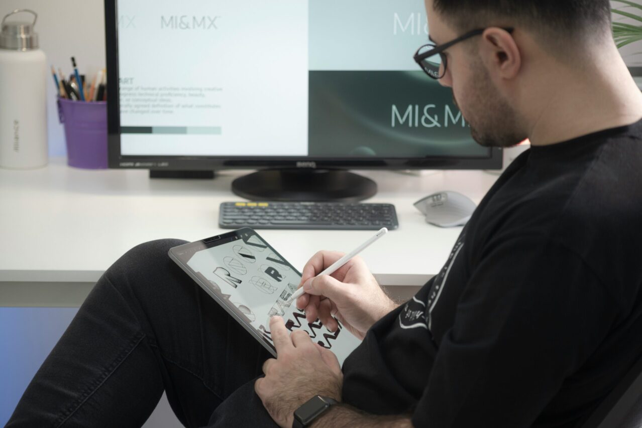 Androidタブレットで上手に絵を描くコツは？おすすめタブレットやアプリ、便利グッズも紹介 And Sense